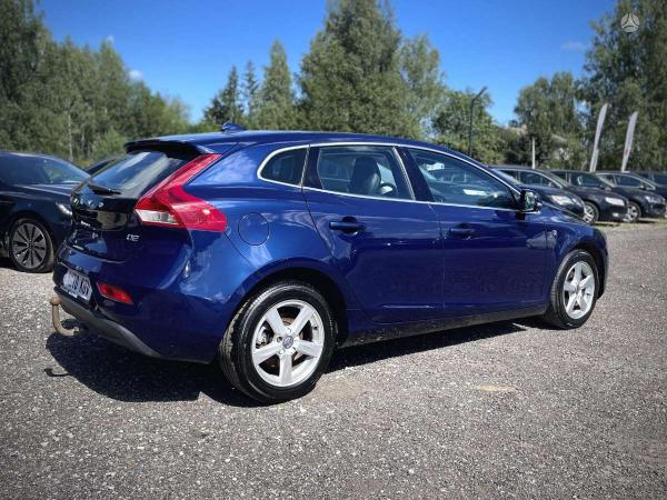 Zils Volvo V40 2015 Viļņa, ar dzinēja tilpumu 2.00 L un nobraukumu 252 tūkst. km par 10499 €, foto 6 vietnē AUTOMOTO.COM.LV
