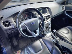 Zils Volvo V40 2015 Viļņa, ar dzinēja tilpumu 2.00 L un nobraukumu 252 tūkst. km par 10499 €, foto 14 vietnē AUTOMOTO.COM.LV