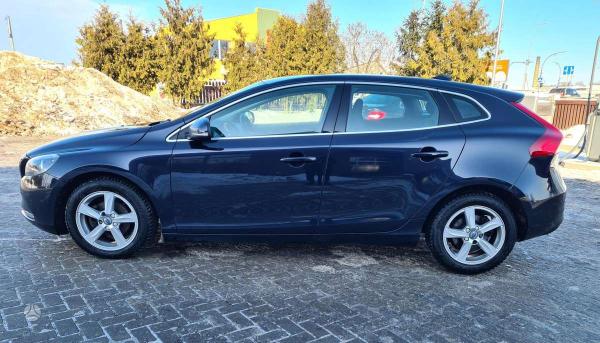 Zils Volvo V40 2015 Tauragė, ar dzinēja tilpumu 2.00 L un nobraukumu 243 tūkst. km par 5100 €, foto 7 vietnē AUTOMOTO.COM.LV