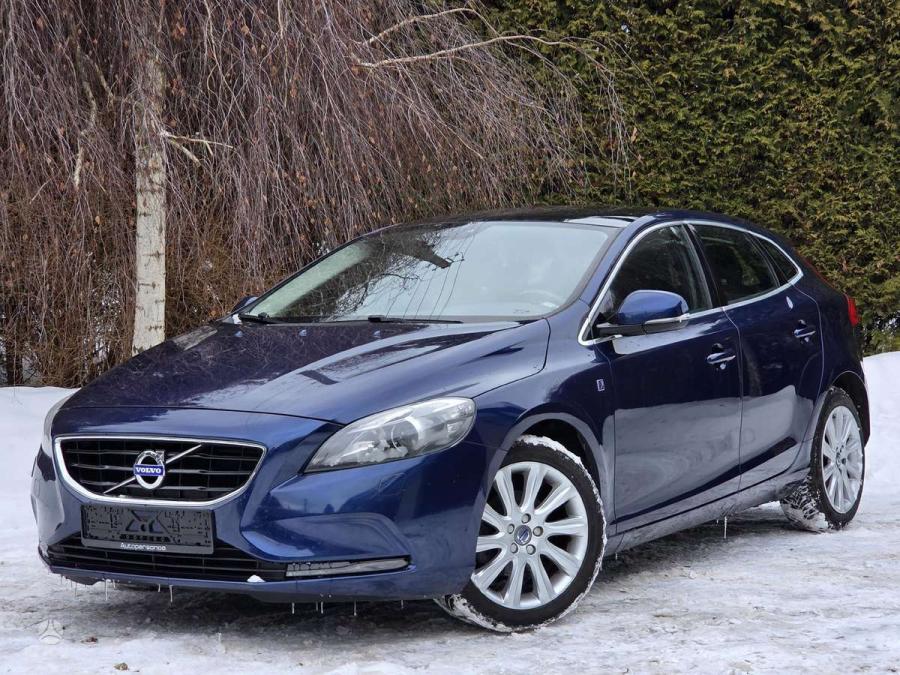 Zils Volvo V40 2015 Kauņa, ar dzinēja tilpumu 2.00 L un nobraukumu 289 tūkst. km par 7250 €, foto 1 vietnē AUTOMOTO.COM.LV