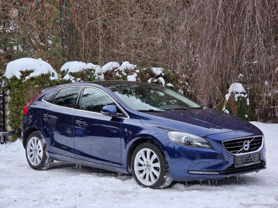 Zils Volvo V40 2015 Kauņa, ar dzinēja tilpumu 2.00 L un nobraukumu 289 tūkst. km par 7250 €, foto 3 vietnē AUTOMOTO.COM.LV