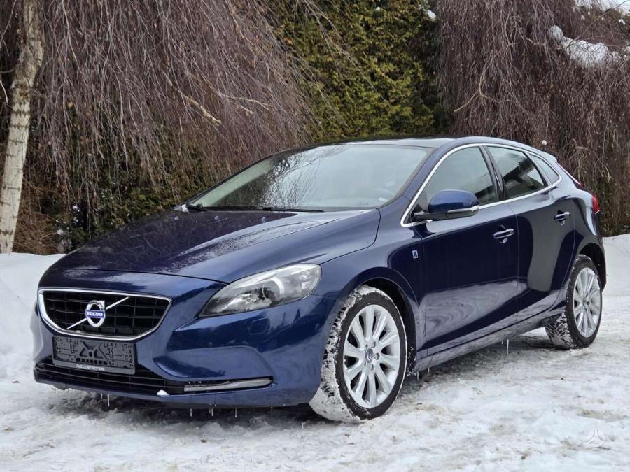 Zils Volvo V40 2015 Kauņa, ar dzinēja tilpumu 2.00 L un nobraukumu 289 tūkst. km par 7250 €, foto 4 vietnē AUTOMOTO.COM.LV