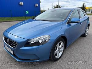 Zils Volvo V40 2015 Paide, ar dzinēja tilpumu 2.00 L un nobraukumu 200 tūkst. km par 7690 €, foto  vietnē AUTOMOTO.COM.LV