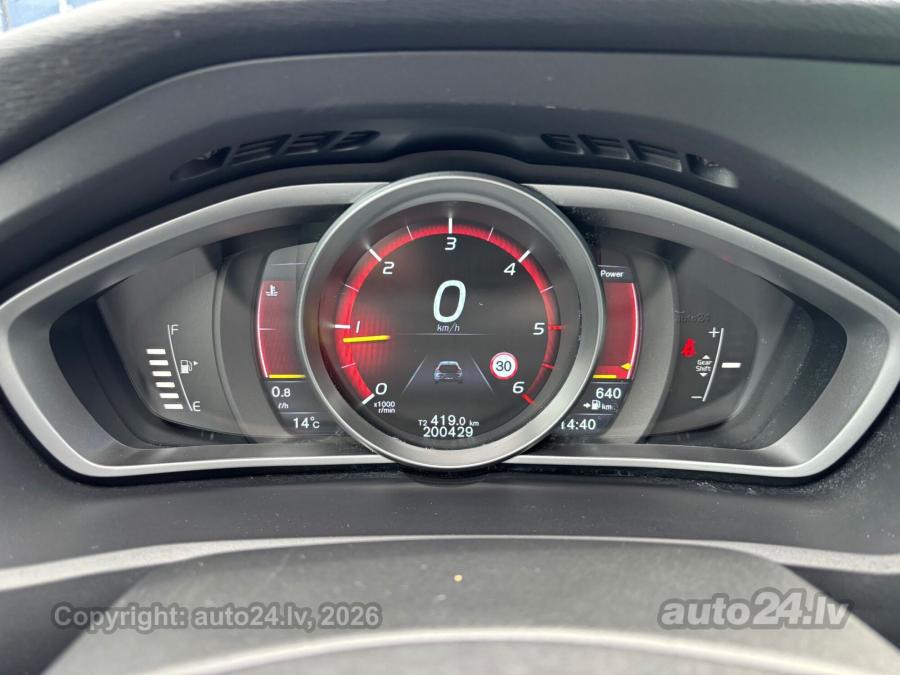 Blue Volvo V40 2015 in Paide, with an engine capacity of 2.00 L and mileage of 200 thousand km for 7690 €, photo 16 on AUTOMOTO.COM.LV