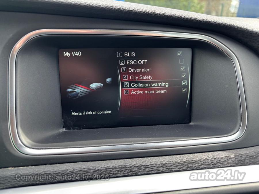 Blue Volvo V40 2015 in Paide, with an engine capacity of 2.00 L and mileage of 200 thousand km for 7690 €, photo 20 on AUTOMOTO.COM.LV