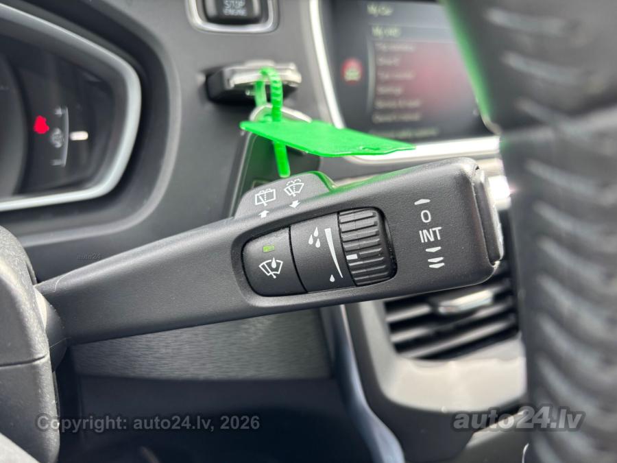Blue Volvo V40 2015 in Paide, with an engine capacity of 2.00 L and mileage of 200 thousand km for 7690 €, photo 22 on AUTOMOTO.COM.LV
