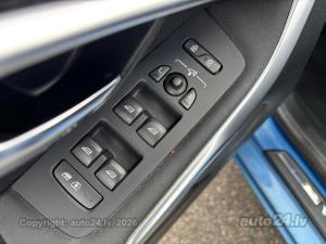 Blue Volvo V40 2015 in Paide, with an engine capacity of 2.00 L and mileage of 200 thousand km for 7690 €, photo 24 on AUTOMOTO.COM.LV