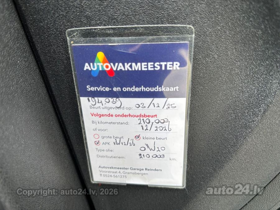 Blue Volvo V40 2015 in Paide, with an engine capacity of 2.00 L and mileage of 200 thousand km for 7690 €, photo 28 on AUTOMOTO.COM.LV