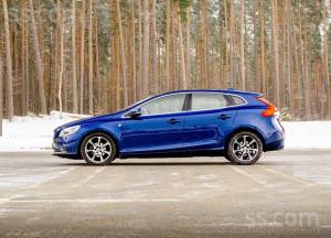 Blue Volvo V40 2015 in Riga, with an engine capacity of 2.00 L and mileage of 256 thousand km for 6590 €, photo 5 on AUTOMOTO.COM.LV