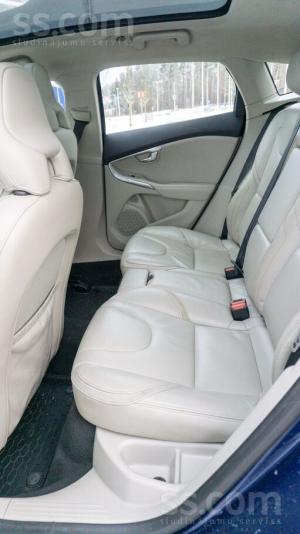 Blue Volvo V40 2015 in Riga, with an engine capacity of 2.00 L and mileage of 256 thousand km for 6590 €, photo 29 on AUTOMOTO.COM.LV