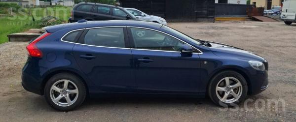Zils Volvo V40 2015 Valmiera, ar dzinēja tilpumu 1.60 L un nobraukumu 350 tūkst. km par 5900 €, foto 6 vietnē AUTOMOTO.COM.LV
