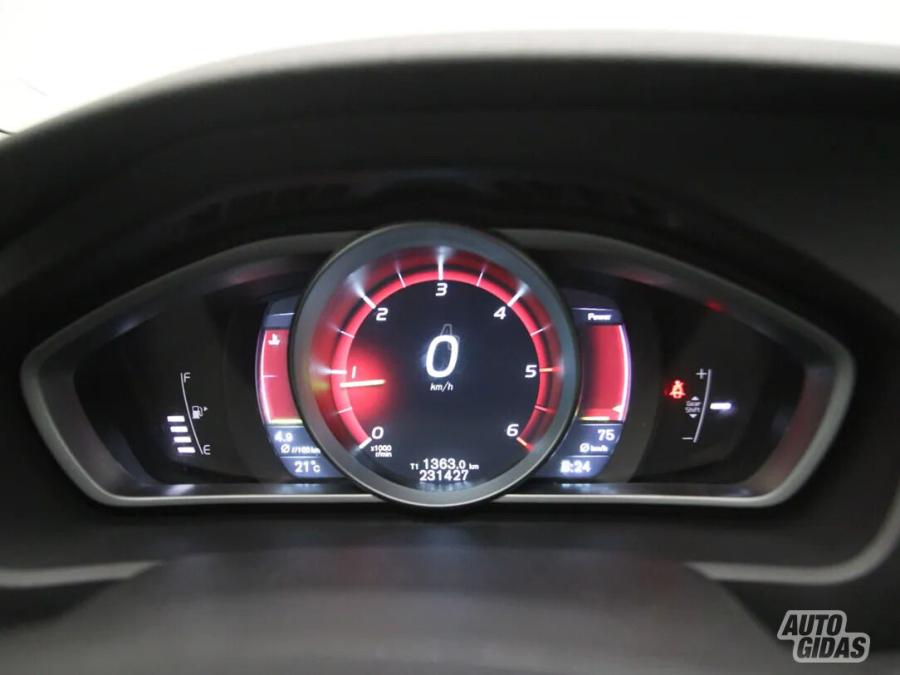Синий Вольво В40 2015 в Вильнюс, объемом двигателя 2.00 л и пробегом 231 тыс. км за 8099 €, фото 20 на AUTOMOTO.COM.LV