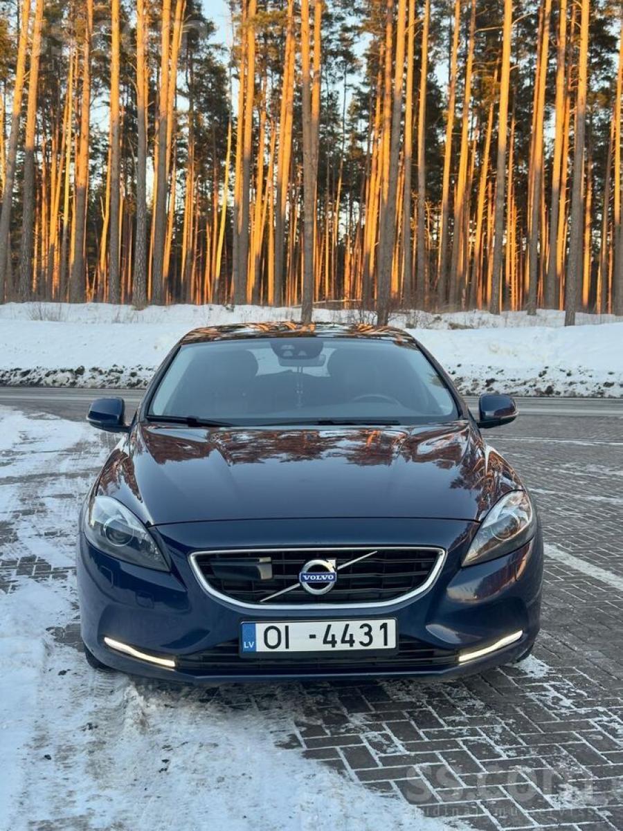 Zils Volvo V40 2015 Rīga, ar dzinēja tilpumu 2.00 L un nobraukumu 261 tūkst. km par 7950 €, foto 3 vietnē AUTOMOTO.COM.LV
