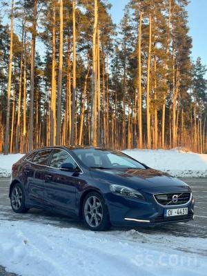Zils Volvo V40 2015 Rīga, ar dzinēja tilpumu 2.00 L un nobraukumu 261 tūkst. km par 7950 €, foto 6 vietnē AUTOMOTO.COM.LV