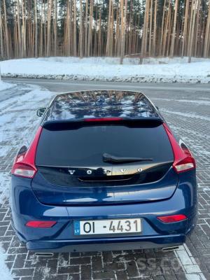 Zils Volvo V40 2015 Rīga, ar dzinēja tilpumu 2.00 L un nobraukumu 261 tūkst. km par 7950 €, foto 7 vietnē AUTOMOTO.COM.LV