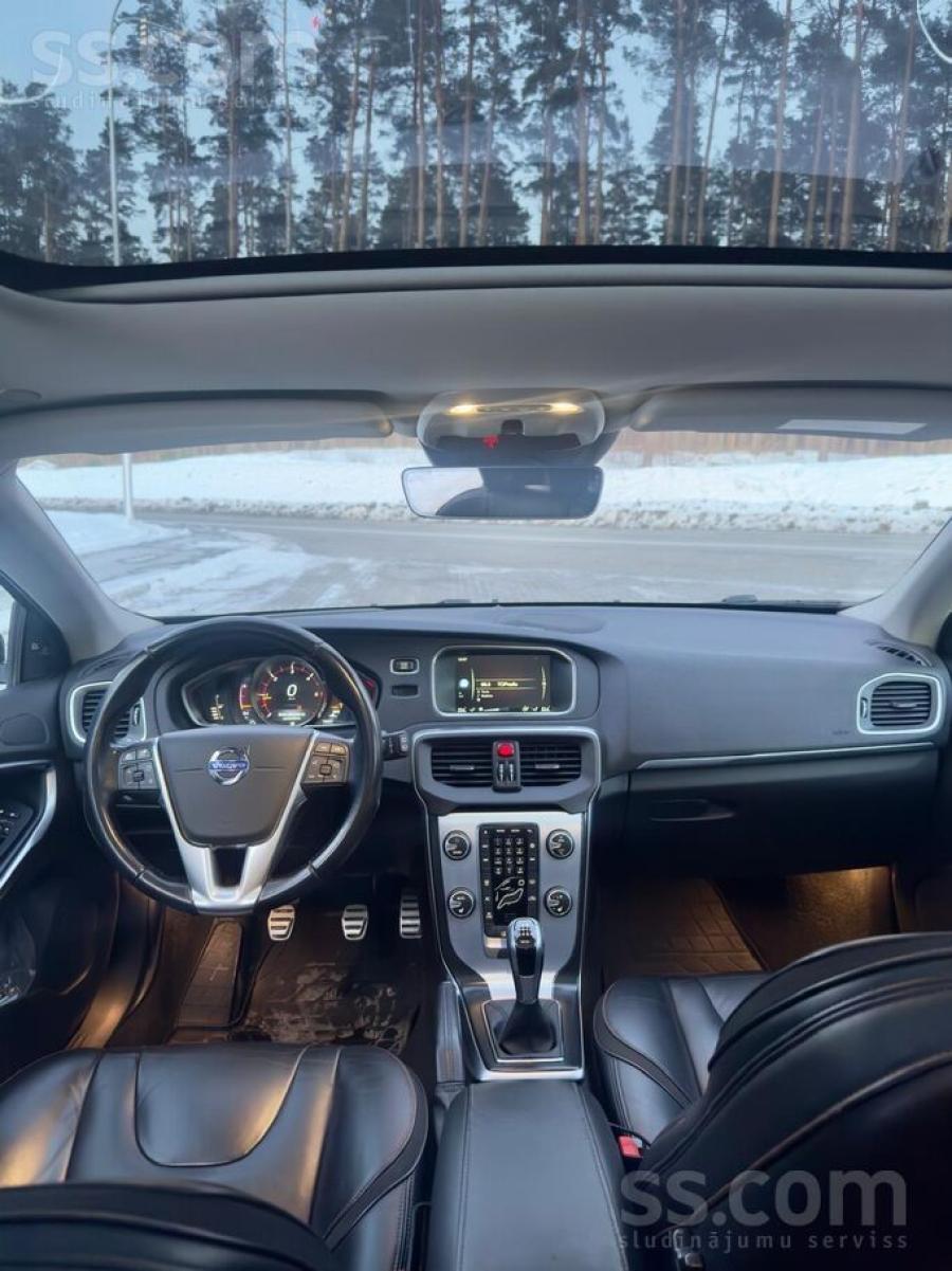 Zils Volvo V40 2015 Rīga, ar dzinēja tilpumu 2.00 L un nobraukumu 261 tūkst. km par 7950 €, foto 12 vietnē AUTOMOTO.COM.LV