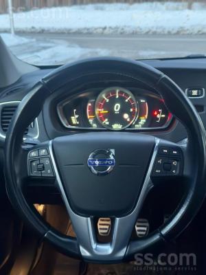 Zils Volvo V40 2015 Rīga, ar dzinēja tilpumu 2.00 L un nobraukumu 261 tūkst. km par 7950 €, foto 13 vietnē AUTOMOTO.COM.LV