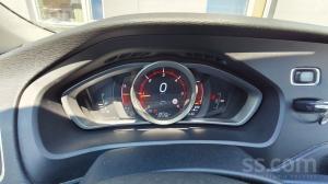 Blue Volvo V40 2015 in Liepaja, with an engine capacity of 2.00 L and mileage of 231 thousand km for 6800 €, photo 17 on AUTOMOTO.COM.LV