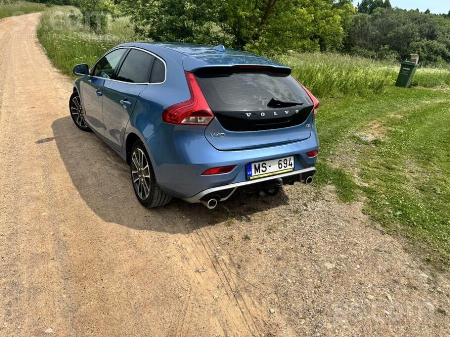 Zils Volvo V40 2015 Rēzekne, ar dzinēja tilpumu 2.00 L un nobraukumu 261 tūkst. km par 7100 €, foto 6 vietnē AUTOMOTO.COM.LV