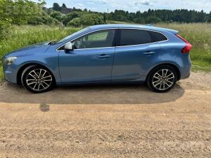 Zils Volvo V40 2015 Rēzekne, ar dzinēja tilpumu 2.00 L un nobraukumu 261 tūkst. km par 7100 €, foto 7 vietnē AUTOMOTO.COM.LV