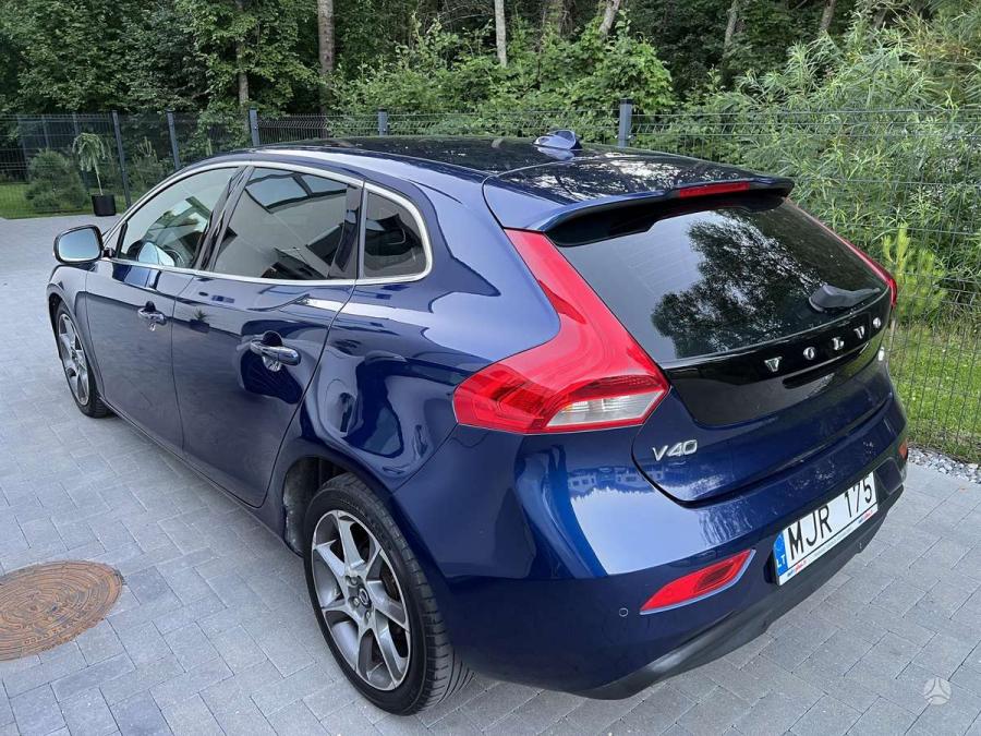 Zils Volvo V40 2015 Kauņa, ar dzinēja tilpumu 1.56 L un nobraukumu 162 tūkst. km par 5550 €, foto 4 vietnē AUTOMOTO.COM.LV