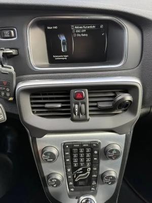 Blue Volvo V40 2015 in Riga, with an engine capacity of 2.00 L and mileage of 89 thousand km for 15500 €, photo 15 on AUTOMOTO.COM.LV