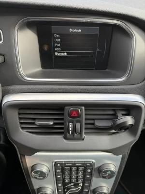 Blue Volvo V40 2015 in Riga, with an engine capacity of 2.00 L and mileage of 89 thousand km for 15500 €, photo 16 on AUTOMOTO.COM.LV