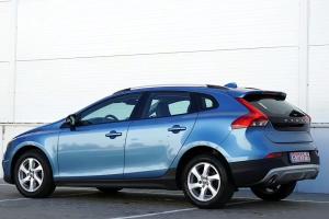 Zils Volvo V40 2015 Rīga, ar dzinēja tilpumu 2.00 L un nobraukumu 246 tūkst. km par 7900 €, foto 7 vietnē AUTOMOTO.COM.LV