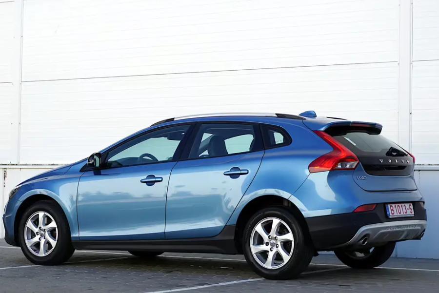 Zils Volvo V40 2015 Rīga, ar dzinēja tilpumu 2.00 L un nobraukumu 246 tūkst. km par 7900 €, foto 7 vietnē AUTOMOTO.COM.LV