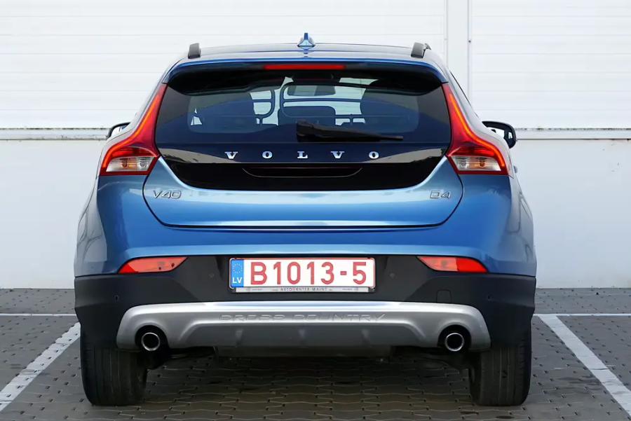 Zils Volvo V40 2015 Rīga, ar dzinēja tilpumu 2.00 L un nobraukumu 246 tūkst. km par 7900 €, foto 9 vietnē AUTOMOTO.COM.LV