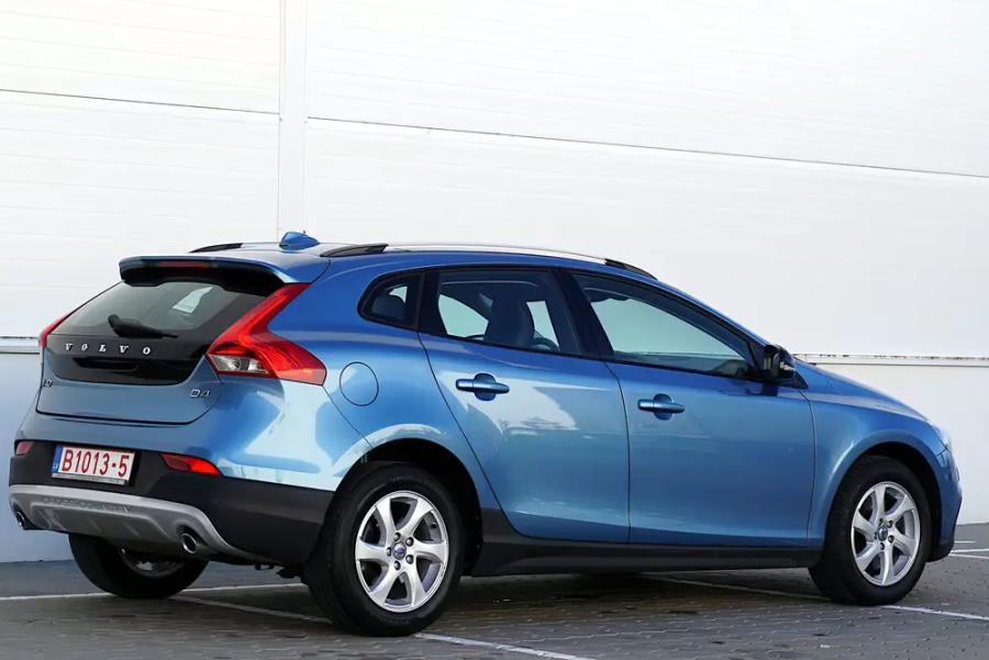 Zils Volvo V40 2015 Rīga, ar dzinēja tilpumu 2.00 L un nobraukumu 246 tūkst. km par 7900 €, foto 11 vietnē AUTOMOTO.COM.LV