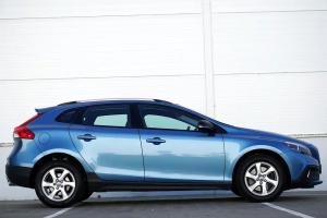 Zils Volvo V40 2015 Rīga, ar dzinēja tilpumu 2.00 L un nobraukumu 246 tūkst. km par 7900 €, foto 12 vietnē AUTOMOTO.COM.LV