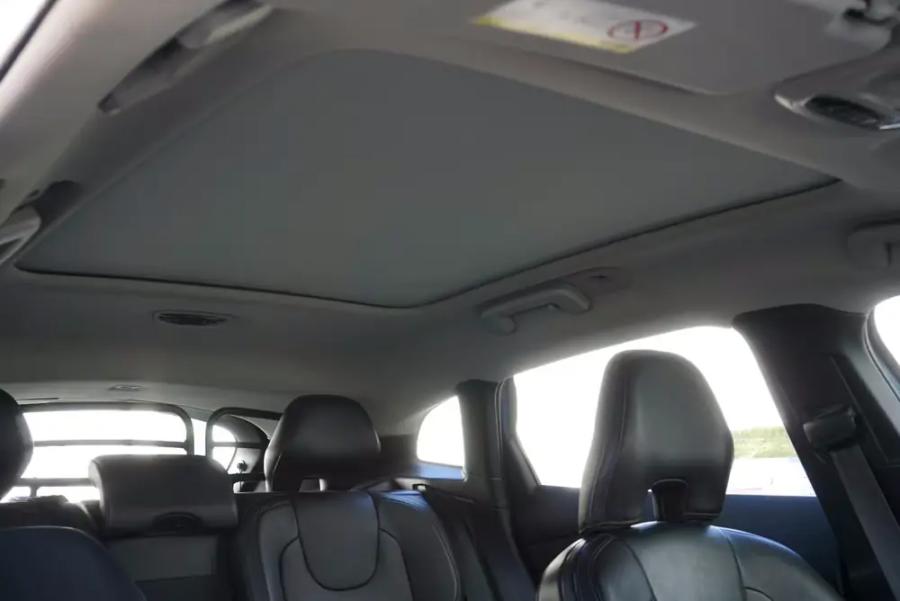 Zils Volvo V40 2015 Rīga, ar dzinēja tilpumu 2.00 L un nobraukumu 246 tūkst. km par 7900 €, foto 15 vietnē AUTOMOTO.COM.LV