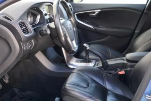 Zils Volvo V40 2015 Rīga, ar dzinēja tilpumu 2.00 L un nobraukumu 246 tūkst. km par 7900 €, foto 17 vietnē AUTOMOTO.COM.LV