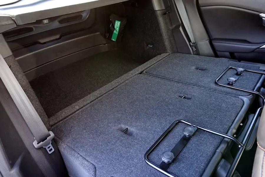 Zils Volvo V40 2015 Rīga, ar dzinēja tilpumu 2.00 L un nobraukumu 246 tūkst. km par 7900 €, foto 29 vietnē AUTOMOTO.COM.LV