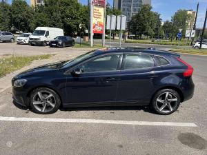 Синий Вольво В40 2015 в Вильнюс, объемом двигателя 1.97 л и пробегом 300 тыс. км за 6900 €, фото 5 на AUTOMOTO.COM.LV