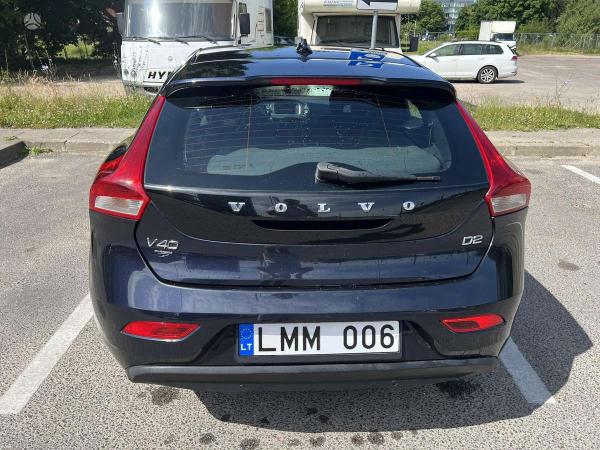 Blue Volvo V40 2015 in Vilnius, with an engine capacity of 1.97 L and mileage of 300 thousand km for 6900 €, photo 6 on AUTOMOTO.COM.LV