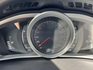 Синий Вольво В40 2015 в Вильнюс, объемом двигателя 1.97 л и пробегом 300 тыс. км за 6900 €, фото 12 на AUTOMOTO.COM.LV