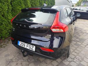 Blue Volvo V40 2015 in Paide, with an engine capacity of 2.00 L and mileage of 220 thousand km for 6990 €, photo 10 on AUTOMOTO.COM.LV