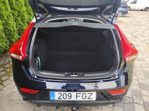 Blue Volvo V40 2015 in Paide, with an engine capacity of 2.00 L and mileage of 220 thousand km for 6990 €, photo 11 on AUTOMOTO.COM.LV