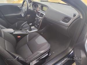 Blue Volvo V40 2015 in Paide, with an engine capacity of 2.00 L and mileage of 220 thousand km for 6990 €, photo 14 on AUTOMOTO.COM.LV