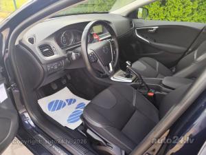 Blue Volvo V40 2015 in Paide, with an engine capacity of 2.00 L and mileage of 220 thousand km for 6990 €, photo 19 on AUTOMOTO.COM.LV
