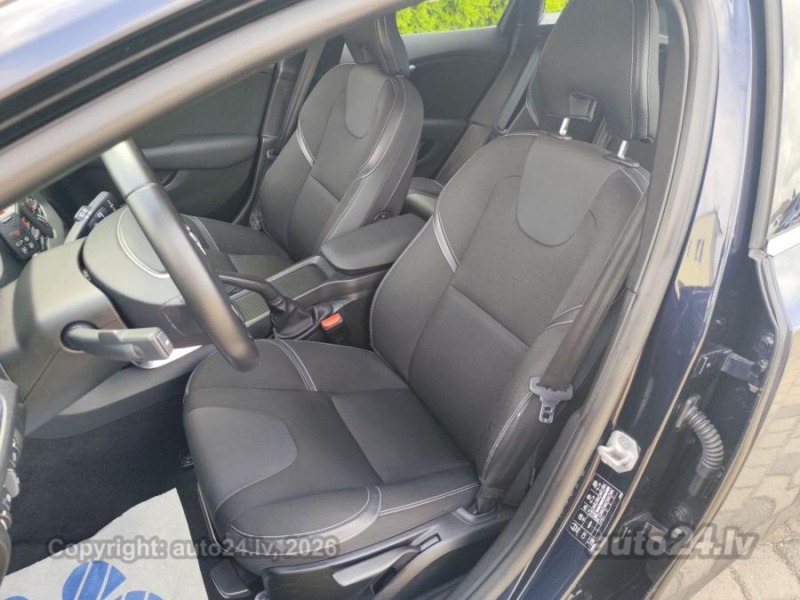 Blue Volvo V40 2015 in Paide, with an engine capacity of 2.00 L and mileage of 220 thousand km for 6990 €, photo 20 on AUTOMOTO.COM.LV