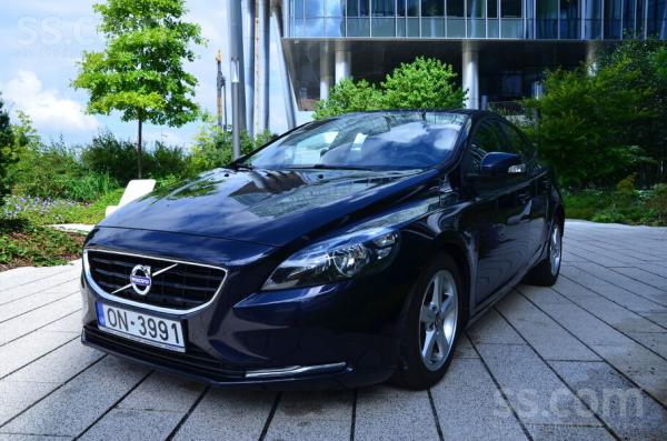 Blue Volvo V40 2015 in Riga, with an engine capacity of 2.00 L and mileage of 126 thousand km for 7700 €, photo 3 on AUTOMOTO.COM.LV
