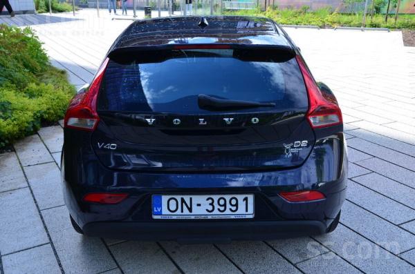 Blue Volvo V40 2015 in Riga, with an engine capacity of 2.00 L and mileage of 126 thousand km for 7700 €, photo 5 on AUTOMOTO.COM.LV