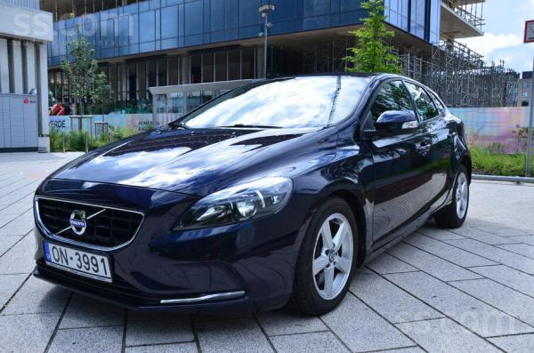 Blue Volvo V40 2015 in Riga, with an engine capacity of 2.00 L and mileage of 126 thousand km for 7700 €, photo 7 on AUTOMOTO.COM.LV