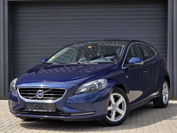 Zils Volvo V40 2015 Kauņa, ar dzinēja tilpumu 2.00 L un nobraukumu 244 tūkst. km par 7750 €, foto 1 vietnē AUTOMOTO.COM.LV