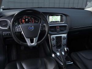 Blue Volvo V40 2015 in Kaunas, with an engine capacity of 2.00 L and mileage of 244 thousand km for 7750 €, photo 4 on AUTOMOTO.COM.LV