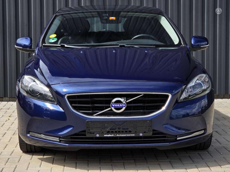 Blue Volvo V40 2015 in Kaunas, with an engine capacity of 2.00 L and mileage of 244 thousand km for 7750 €, photo 7 on AUTOMOTO.COM.LV