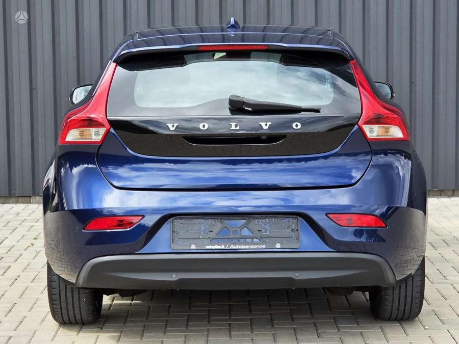 Blue Volvo V40 2015 in Kaunas, with an engine capacity of 2.00 L and mileage of 244 thousand km for 7750 €, photo 8 on AUTOMOTO.COM.LV